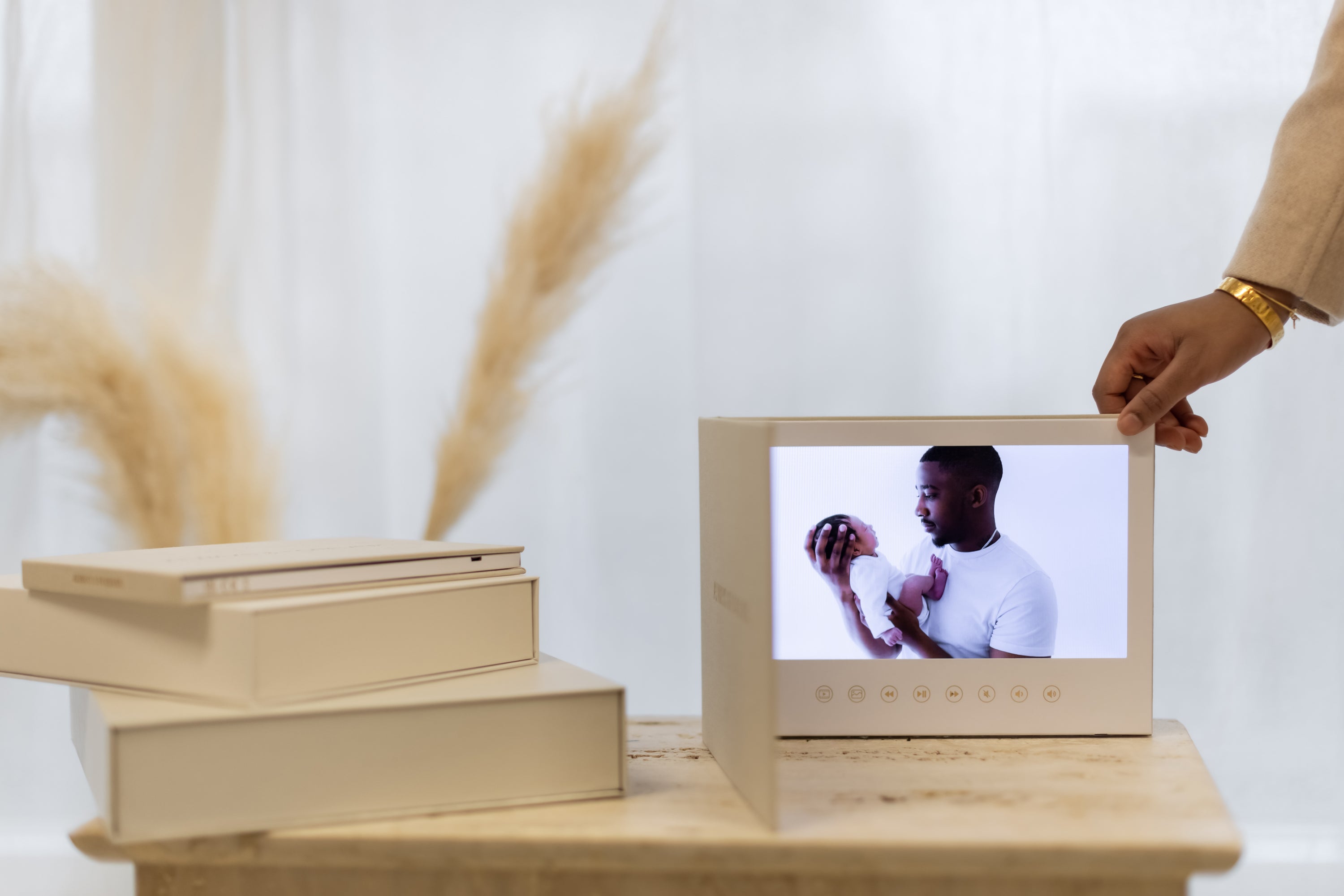 The Visual Book: Memory Preservation with Video Books & Audio Greeting ...